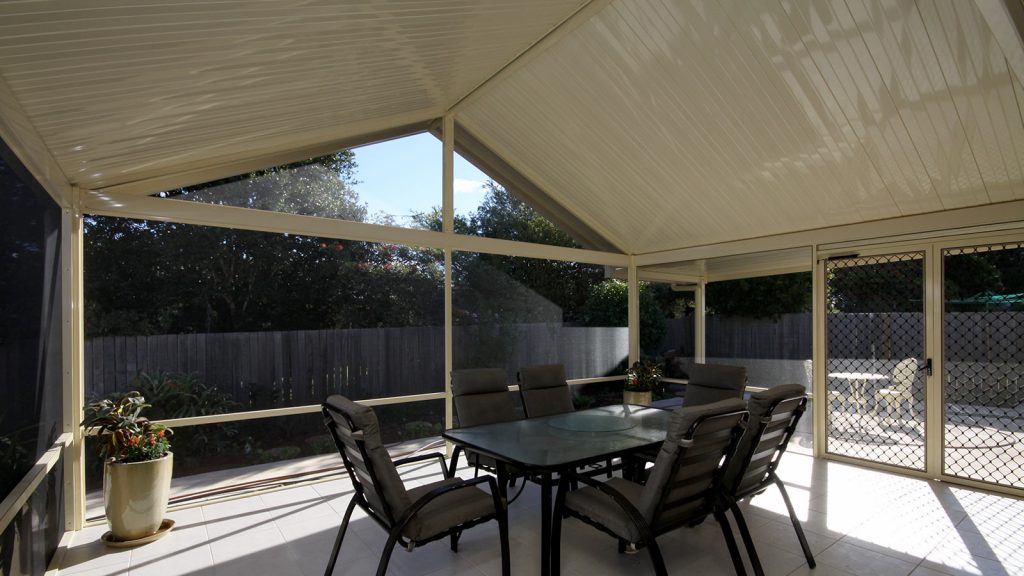 Insulated vs. Single-Skin Roofs | Atlas Awnings